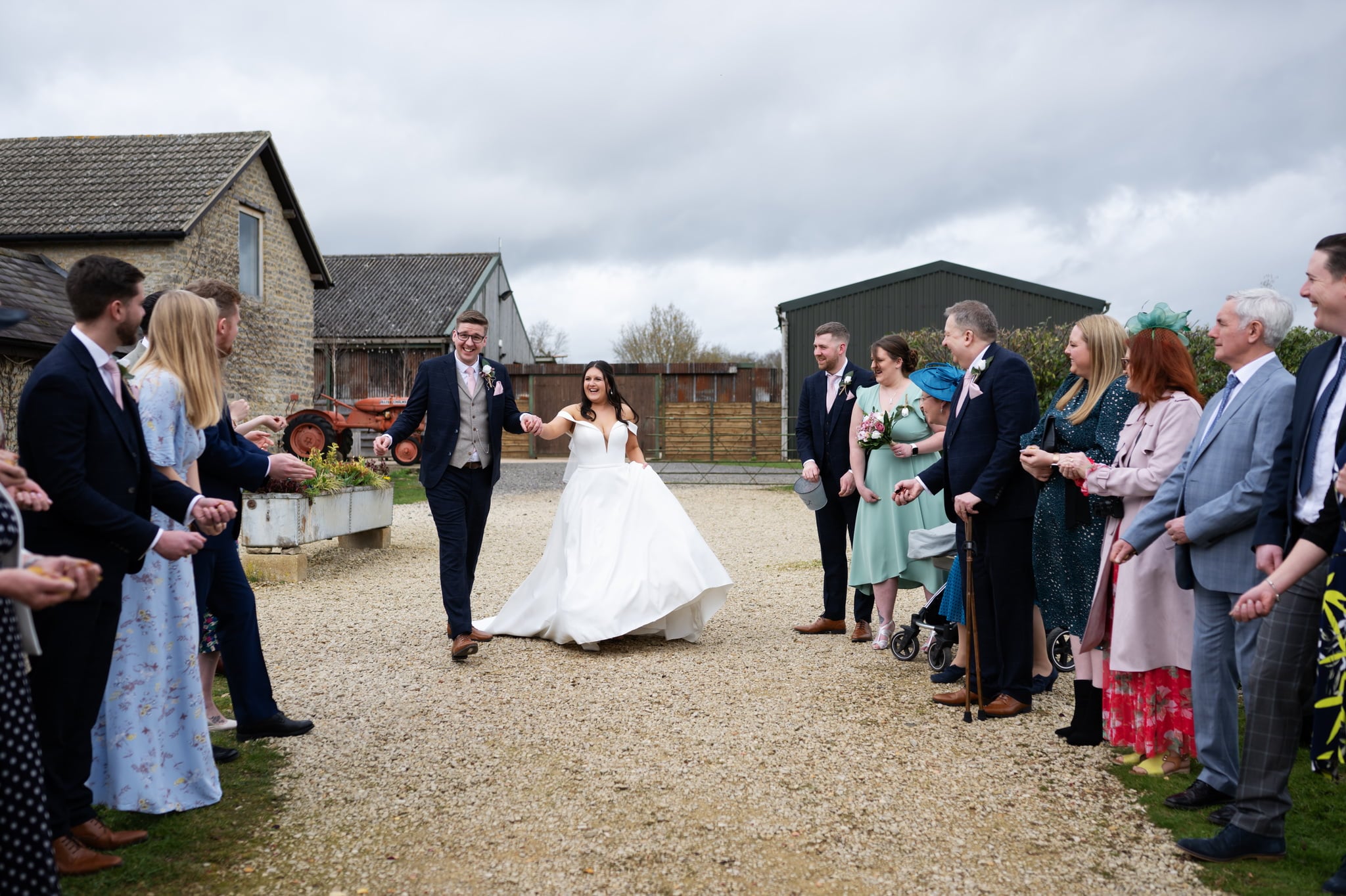 Huntsmill Farm Wedding – Jess & Matt | Buckinghamshire Photographer